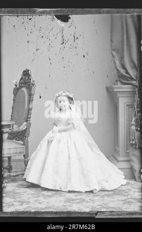 Mercy Lavinia Warren Stratton 1863 Stock Photo - Alamy