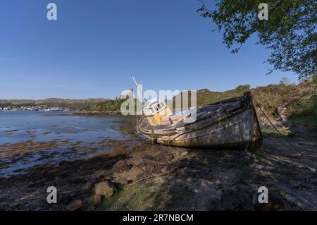 Old shipwreck at the coastline on the Isle of Skye in Scotland Stock ...