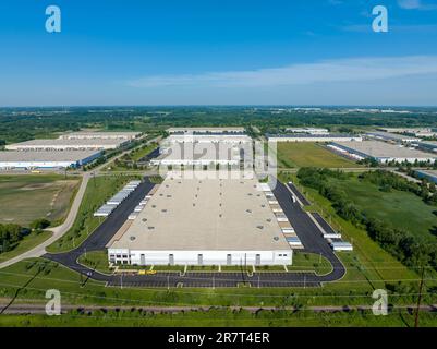 An aerial view of the Uline office supplies warehouse in Kenosha ...