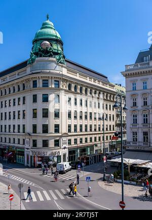Historic architecture at Helmut Zilk Platz, Vienna, Austria Stock Photo ...