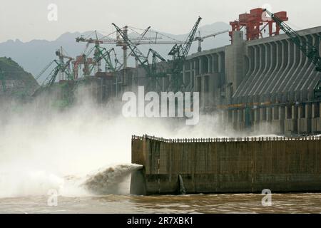 Water flows through the Three Gorges Dam as it nears completion Stock ...