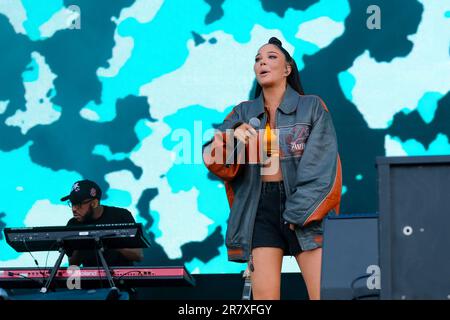 Tula Paulinea "Tulisa" Contostavlos with English London based hip hop ...