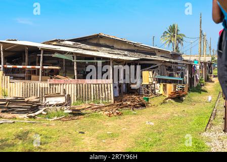 SRI LANKA Colombo, people live in slum at old railway track Stock Photo ...