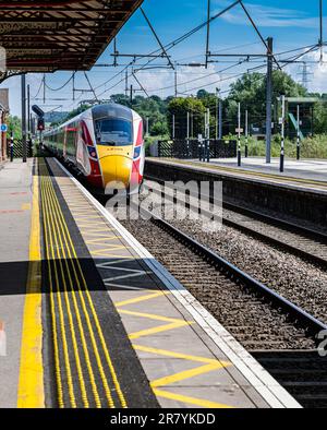 NETWORK RAIL STAFF AT LONDON BRIDGE STATION Stock Photo - Alamy