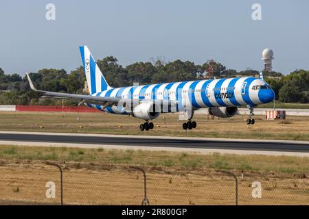 Condor Boeing 757-330 (REG: D-ABON) still wearing the Hearts Livery ...