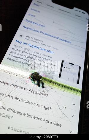 Seattle, USA. 11 Jun, 2023: Damaged Iphone from a 5 story window drop ...