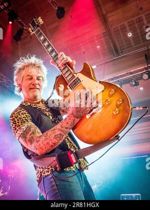 Mark Yates on guitar Stock Photo - Alamy