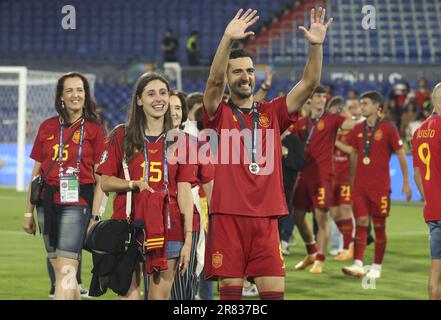 ROTTERDAM - Yeremy Pino of Spain with the Nations League trophy during ...