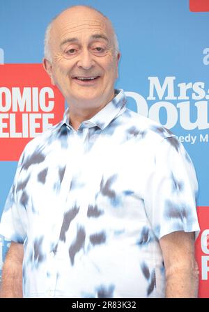 London, UK. Tony Robinson at the Mrs Doubtfire: Comic Relief Gala ...