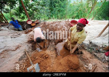Miners in tantalite columbite mine, open pit, Muhanga Coltan Mines ...