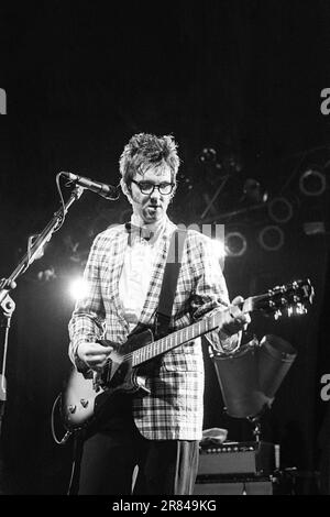 E – Mark Oliver Everett – of the Eeels band playing at Reading Festival ...