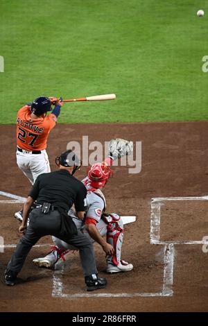 Houston Astros second baseman Jose Altuve signs autographs before a ...