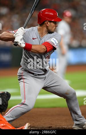 Cincinnati Reds catcher Luke Maile, right, talks with starting pitcher ...