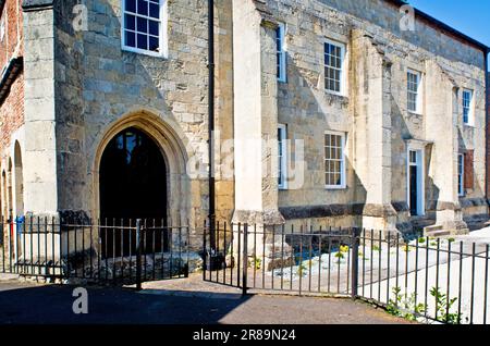 Bishops Manor House, Howden, East Riding Yorkshire, England Stock Photo ...