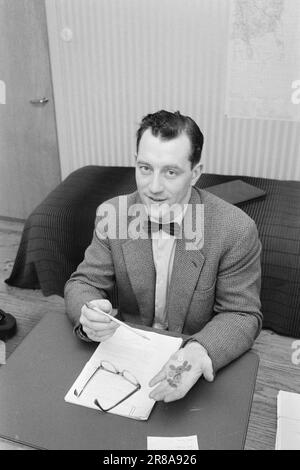 Actual 53-5-1960: Money sprinkled on the school children The school ...