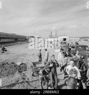 Current 30-4-1960: Norwegian Venezuela Norway's first oil refinery is ...