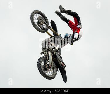 Amazing dirt bike tricks Stock Photo - Alamy