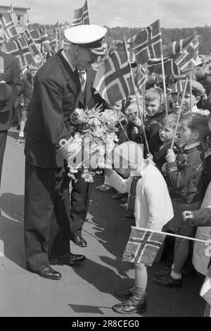 Current 14-3-1947: The King numberOut among people King Haakon 7th ...