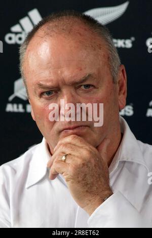 New Zealand's rugby head coach Graham Henry announces that he is ...