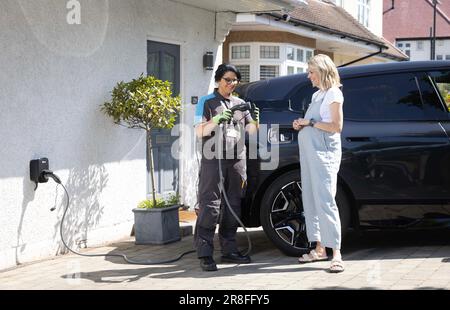 EDITORIAL USE ONLY Formula E reporter Nicki Shields uses Hive's new EV ...