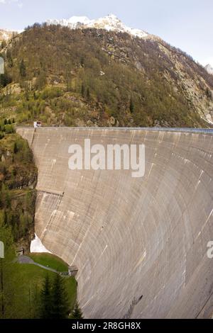 Sambuco dam, Ticino, Switzerland Stock Photo - Alamy