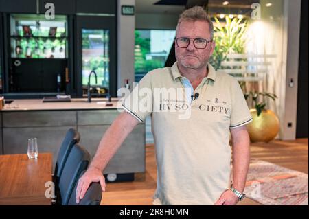 Straubing, Germany. 21st June, 2023. A photo on a tablet shows Arthur ...