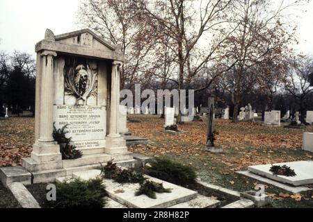 budapest Monumental cemetery Stock Photo - Alamy