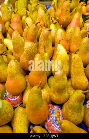 market stall, fruit stand, market stalls, fruit stands Stock Photo - Alamy