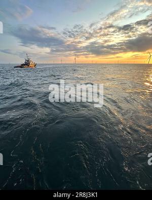 En Avant 30, Tug boat in the north sea Stock Photo - Alamy