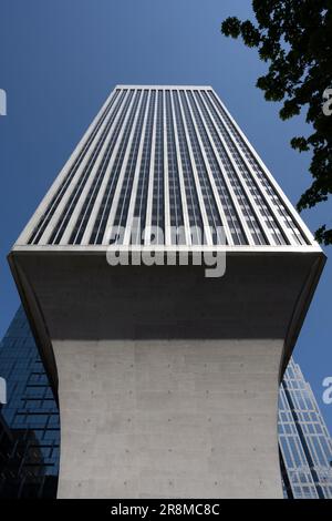 Rainier Tower, Seattle, designed by Minoru Yamasaki Stock Photo - Alamy