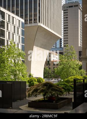 Rainier Tower, Seattle, designed by Minoru Yamasaki Stock Photo - Alamy