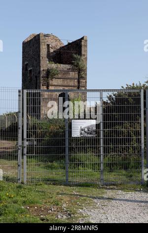 The remnants of Cook's Kitchen Mine in Brea, Cornwall Stock Photo - Alamy