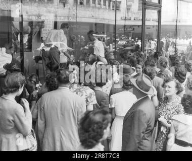 Aage Thaarup - Hat Designer London. March 1, 1954 Stock Photo - Alamy