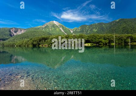 Taishoike Pond and Yake-dake in Kamikochi Stock Photo - Alamy