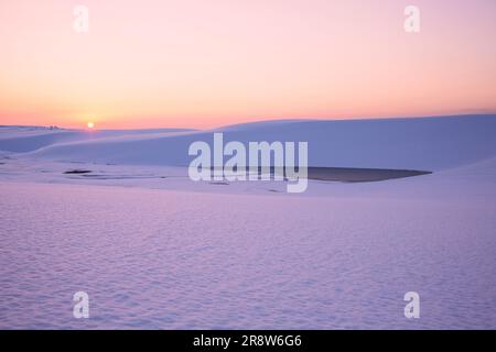 Tottori sand dunes under snow Stock Photo - Alamy