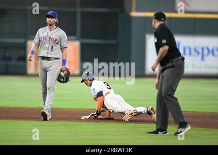 Houston Astros' Jeremy Pena (3) steals second base against Milwaukee ...