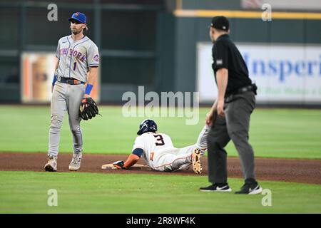 Houston Astros' Jeremy Pena (3) steals second base against Milwaukee ...