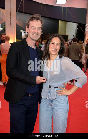 Jörg Hartmann mit Partnerin Silvia Medina bei der Premiere des Kinofilms 'Indiana Jones and the ...