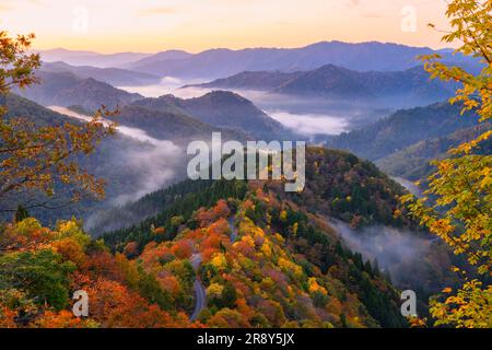 Sea of clouds at Onyu Pass Stock Photo - Alamy