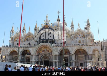 Unveiling the Architectural Gem: The Magnificent Structures of Venice ...