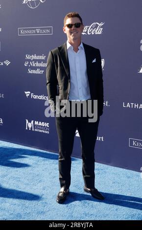 Los Angeles Dodgers' Will Smith works out during batting practice ...