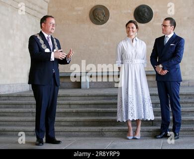 The chairman of the municipal council Olle Burell and Crown Princess ...
