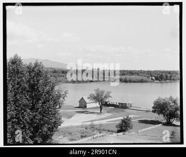 Colonial Lake - 1906 Stock Photo - Alamy