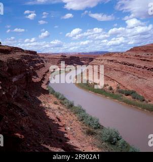 San Juan River, Gooseneck State Park, Utah, USA / meandering, meander ...