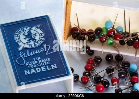Vintage Schmetz German push pins and plastic box Stock Photo - Alamy