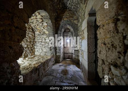Alcove inside the Tour César ("Caesar tower") in Provins, a medieval ...
