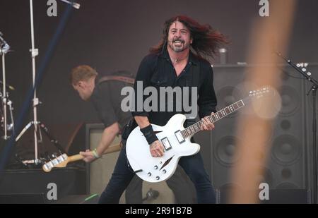 The Foo Fighters, performing under the name 'The ChurnUps', on the ...