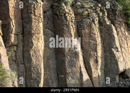 Columnar basalt at Steamboat Rock State Park, eastern Washington Stock ...