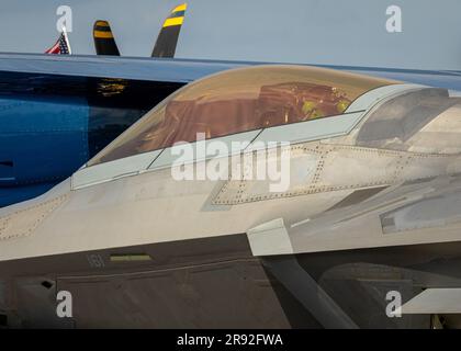 The amazing Raptor fighter jet Stock Photo - Alamy