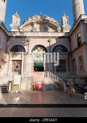 Building in Ortakoy district, Istanbul City, Turkey Stock Photo - Alamy